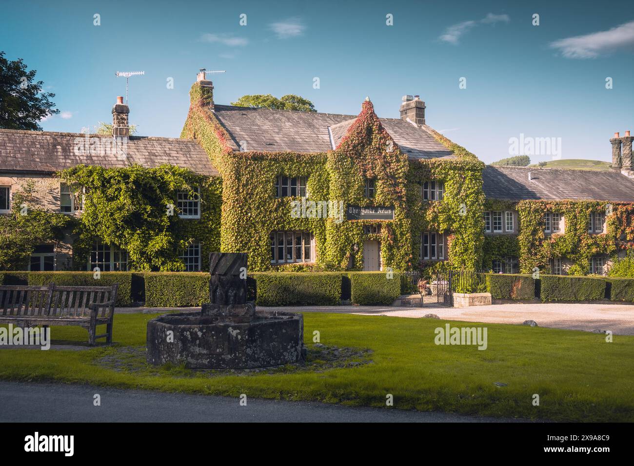 The yorke arms ramsgill hi-res stock photography and images - Alamy