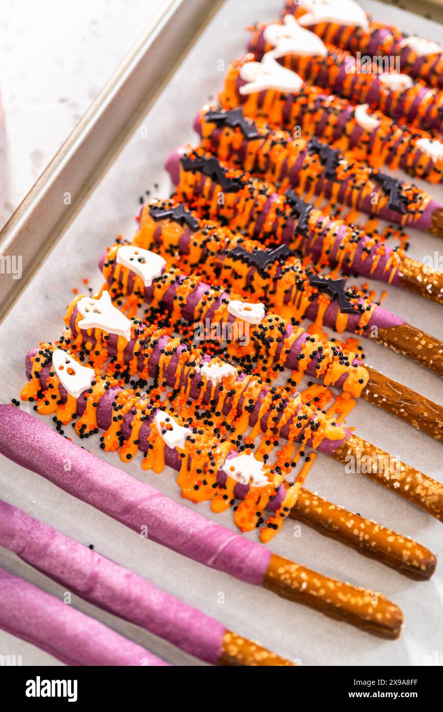 Halloween chocolate-covered pretzel rods Stock Photo - Alamy