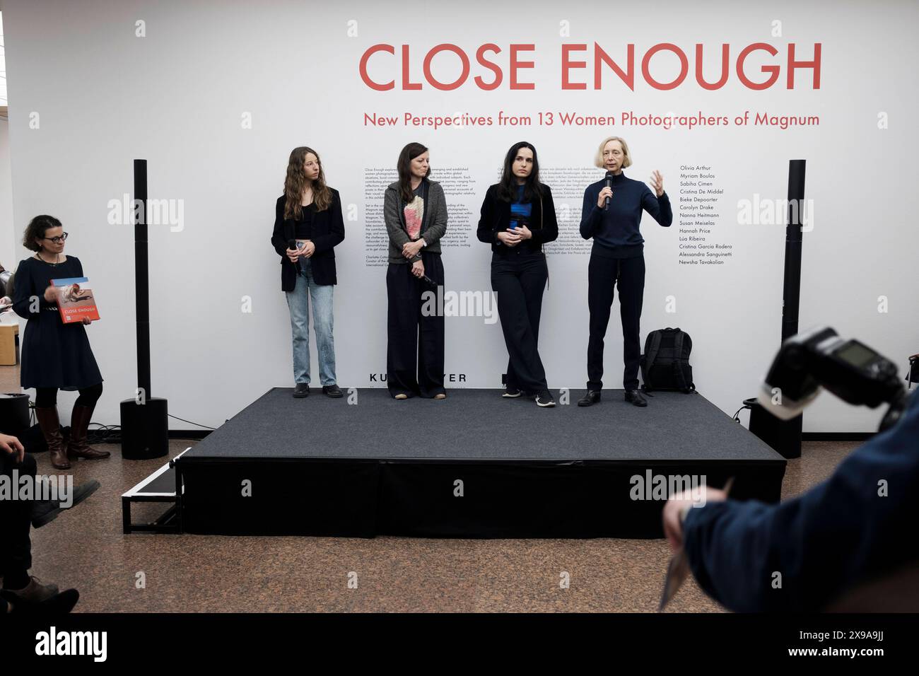 V. l. Myriam Boulos Magnum-Fotografin, Olivia Arthur Magnum-Fotografin ...