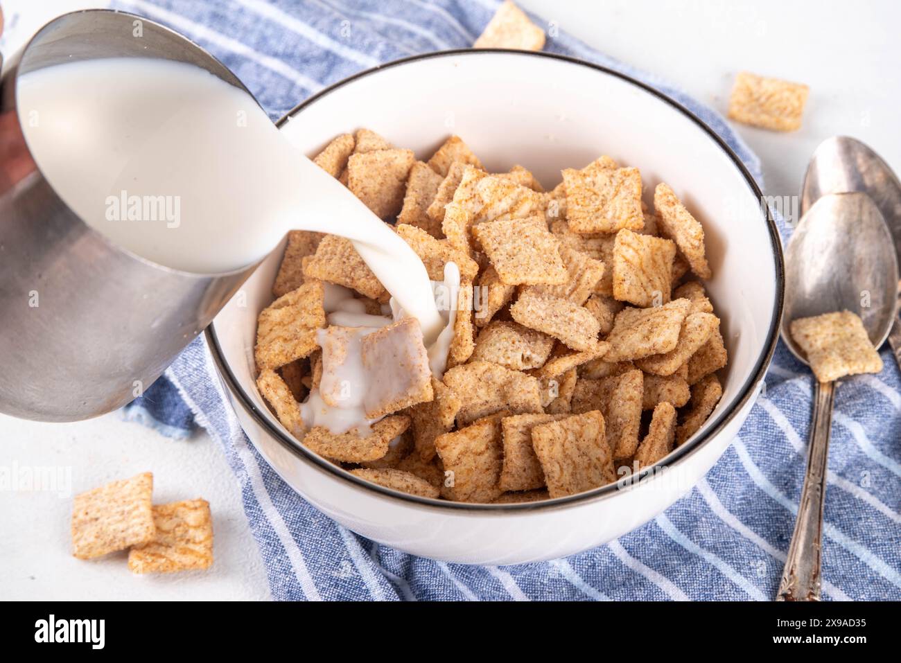 Cinnamon toast crunch mix in portioned bowl with milk. Sweet Trendy ...