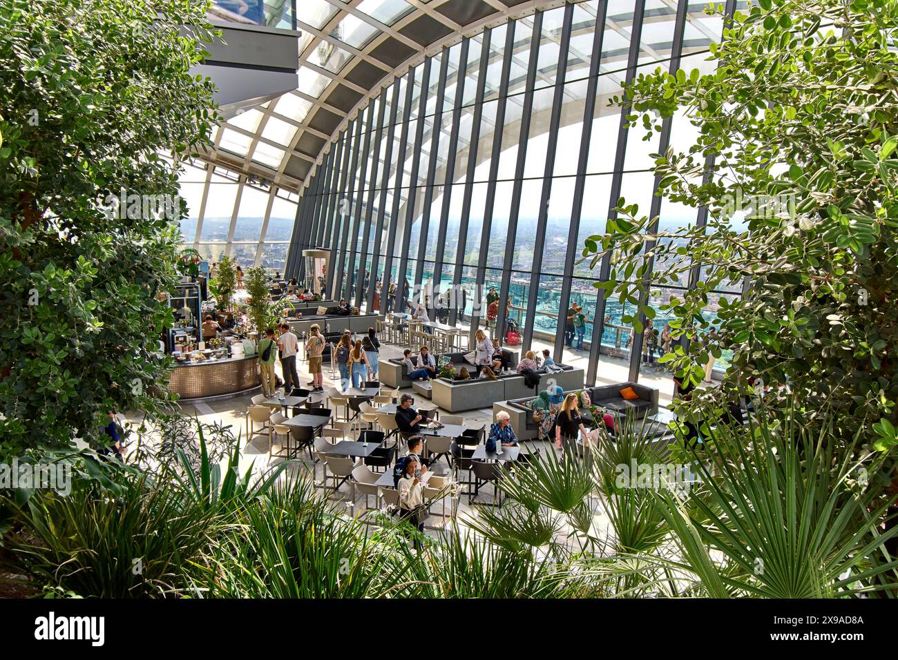Sky Garden London 'Walkie Talkie' skyscraper 155m-high rooftop garden ...