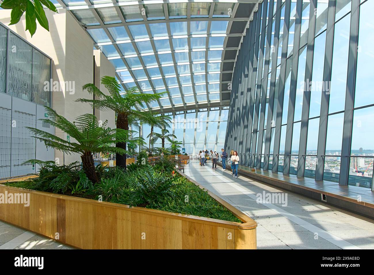 Sky Garden London 'Walkie Talkie' skyscraper 155m-high rooftop garden ...