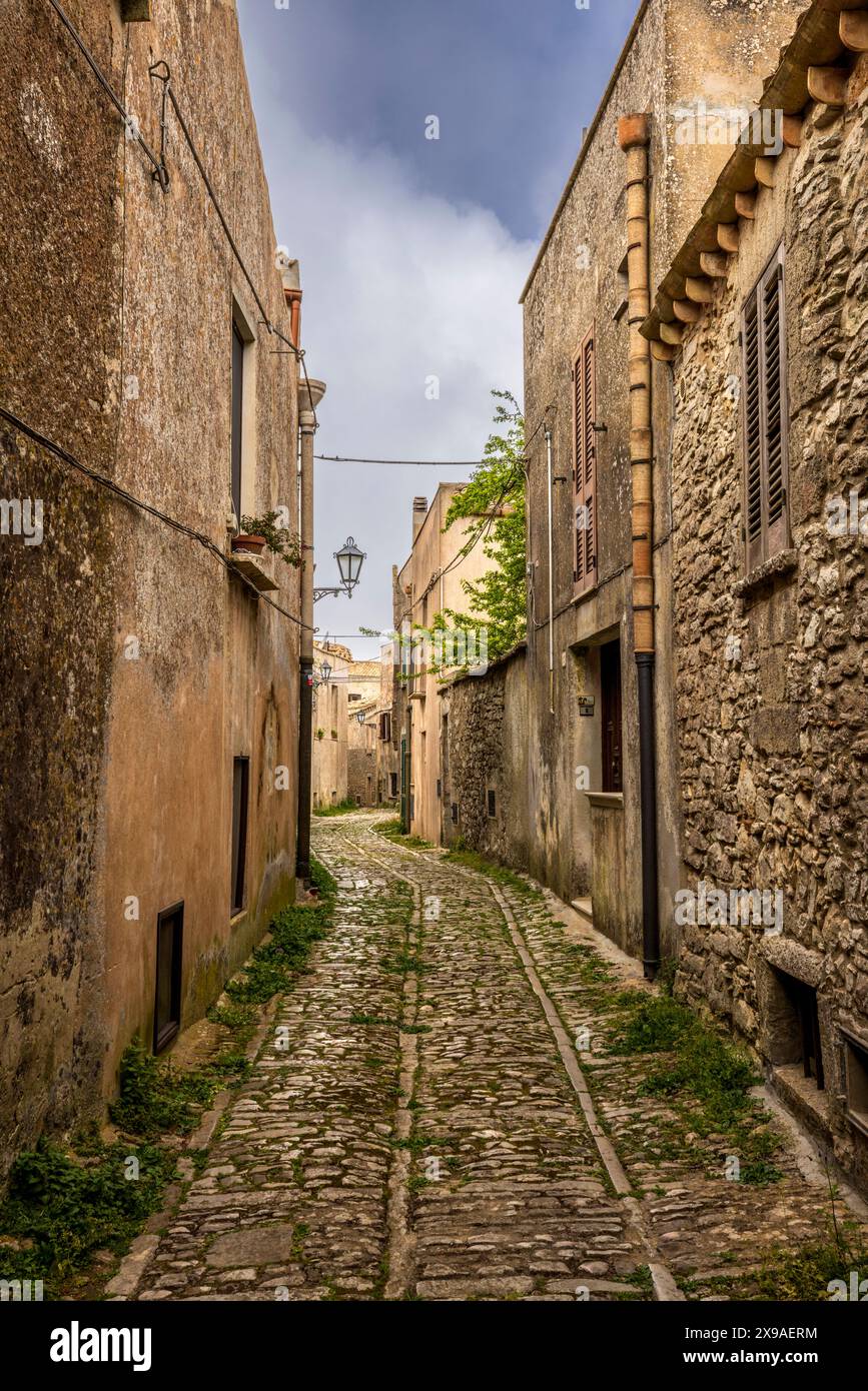 The medieval narrow streets of Erice, Sicily Stock Photo - Alamy