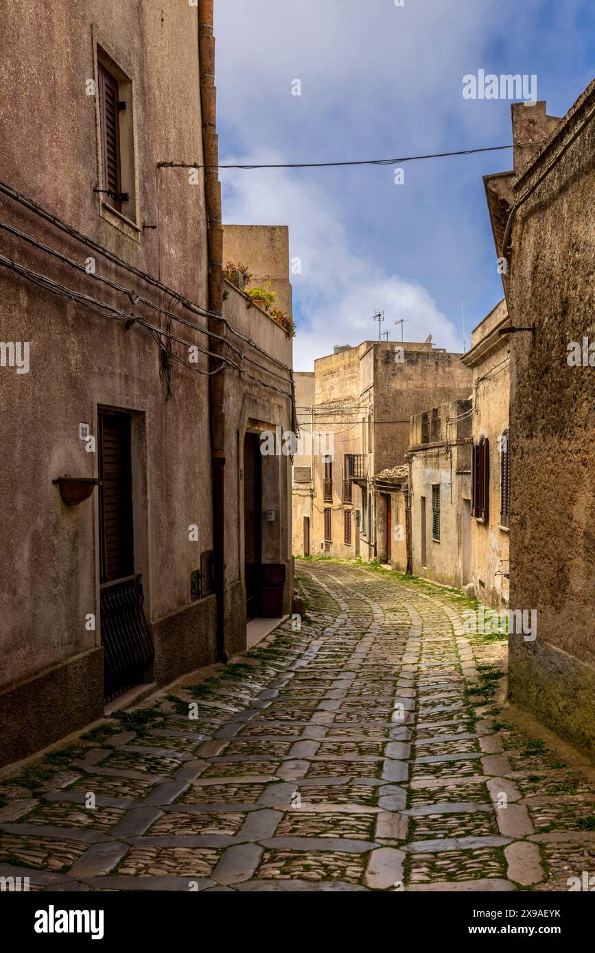 The medieval narrow streets of Erice, Sicily Stock Photo - Alamy