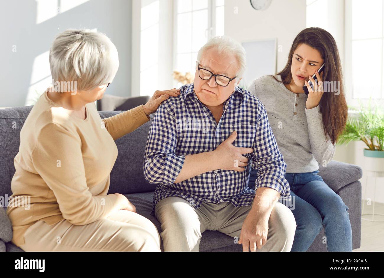 Family Calls Ambulance For Elderly Father Experiencing Heart Attack ...
