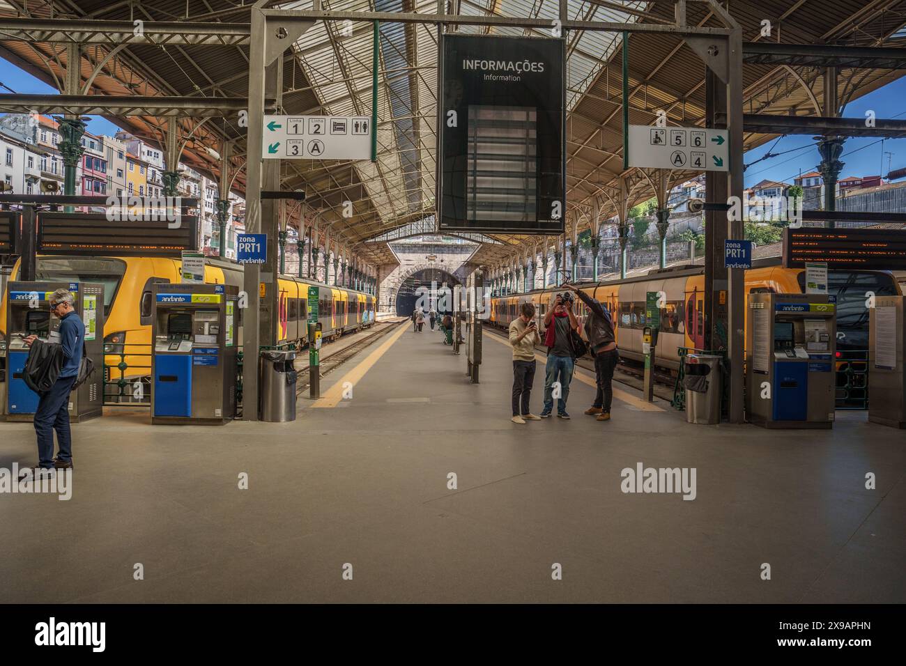 Sao Bento Railway Station in Porto Stock Photo - Alamy