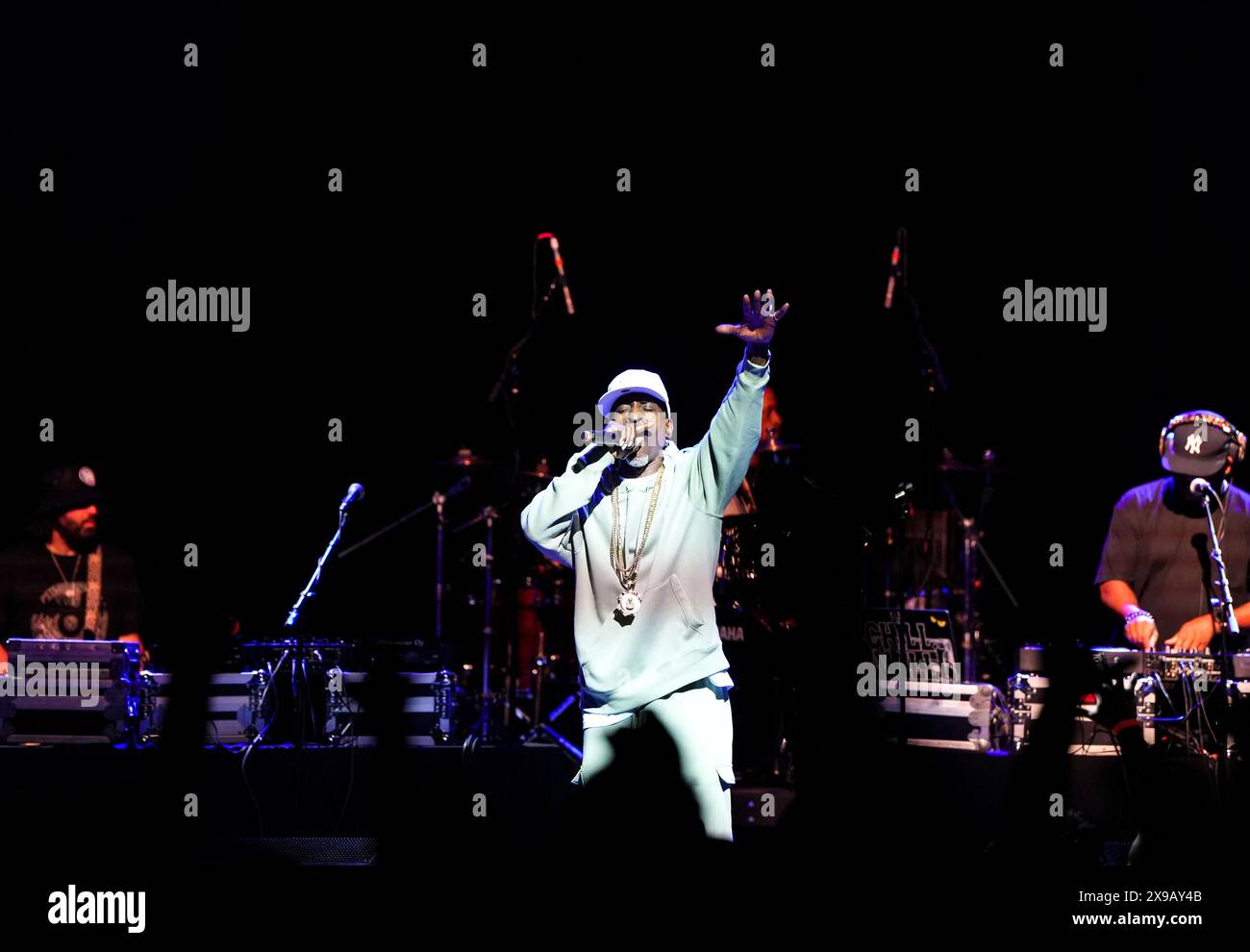 Tupac the legend hi-res stock photography and images - Alamy