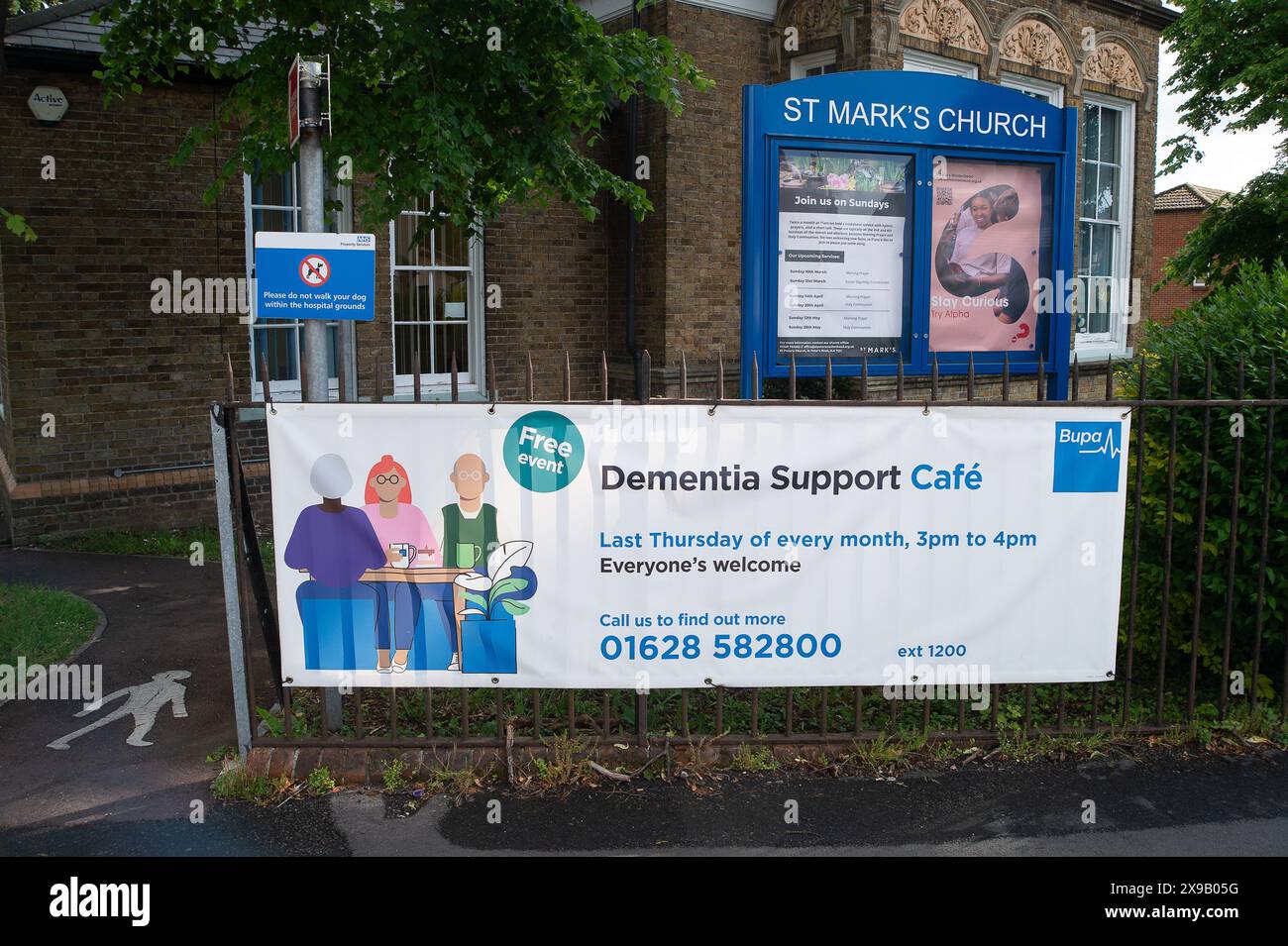 Dementia support cafe hi-res stock photography and images - Alamy