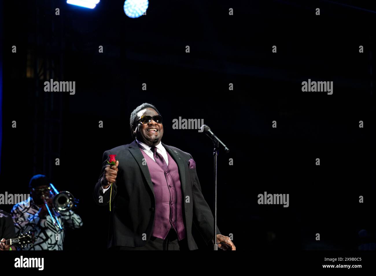Iconic soul singer Al Green performing live Stock Photo - Alamy