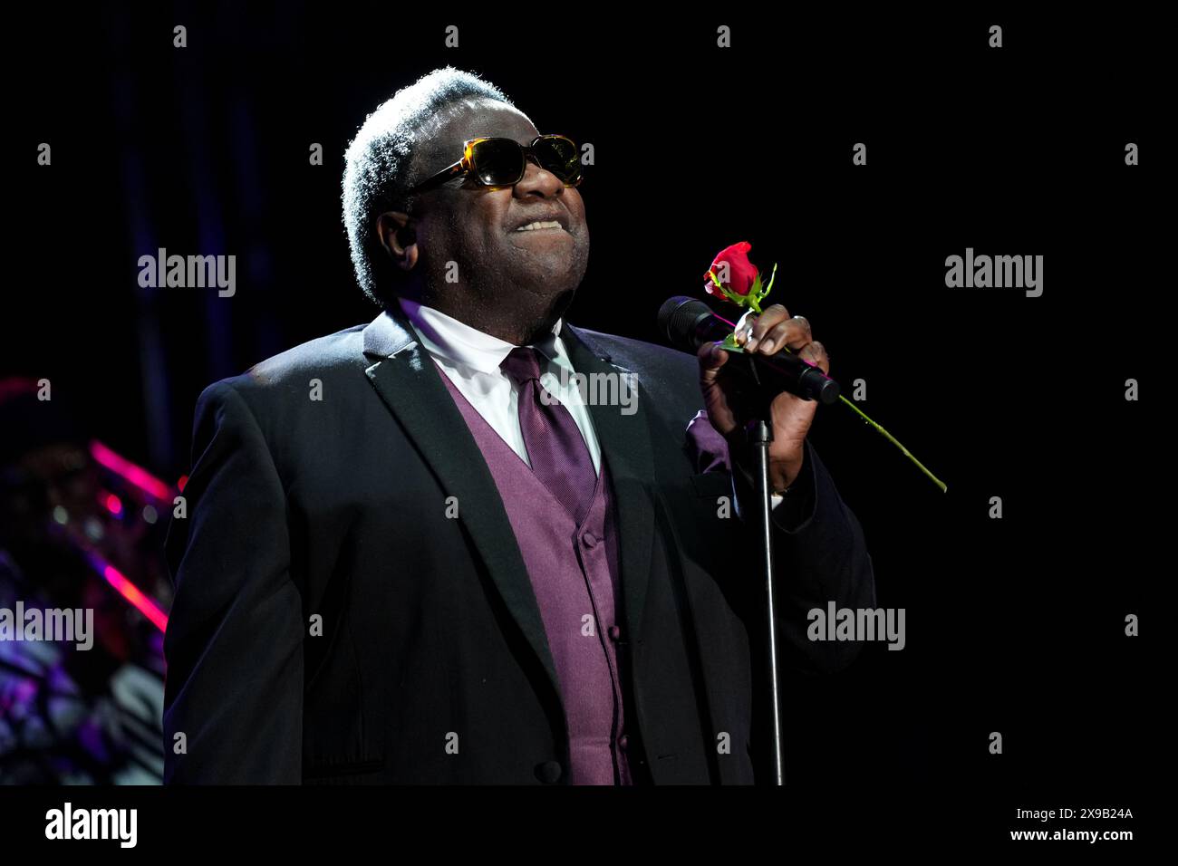 Iconic soul singer Al Green performing live Stock Photo - Alamy