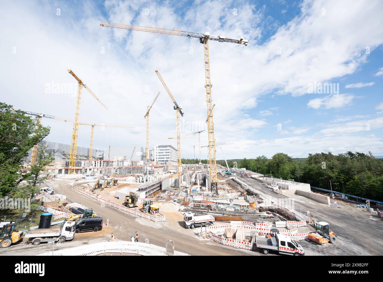 Infineon Infineon Technologies leitet finale Bauphase der ...