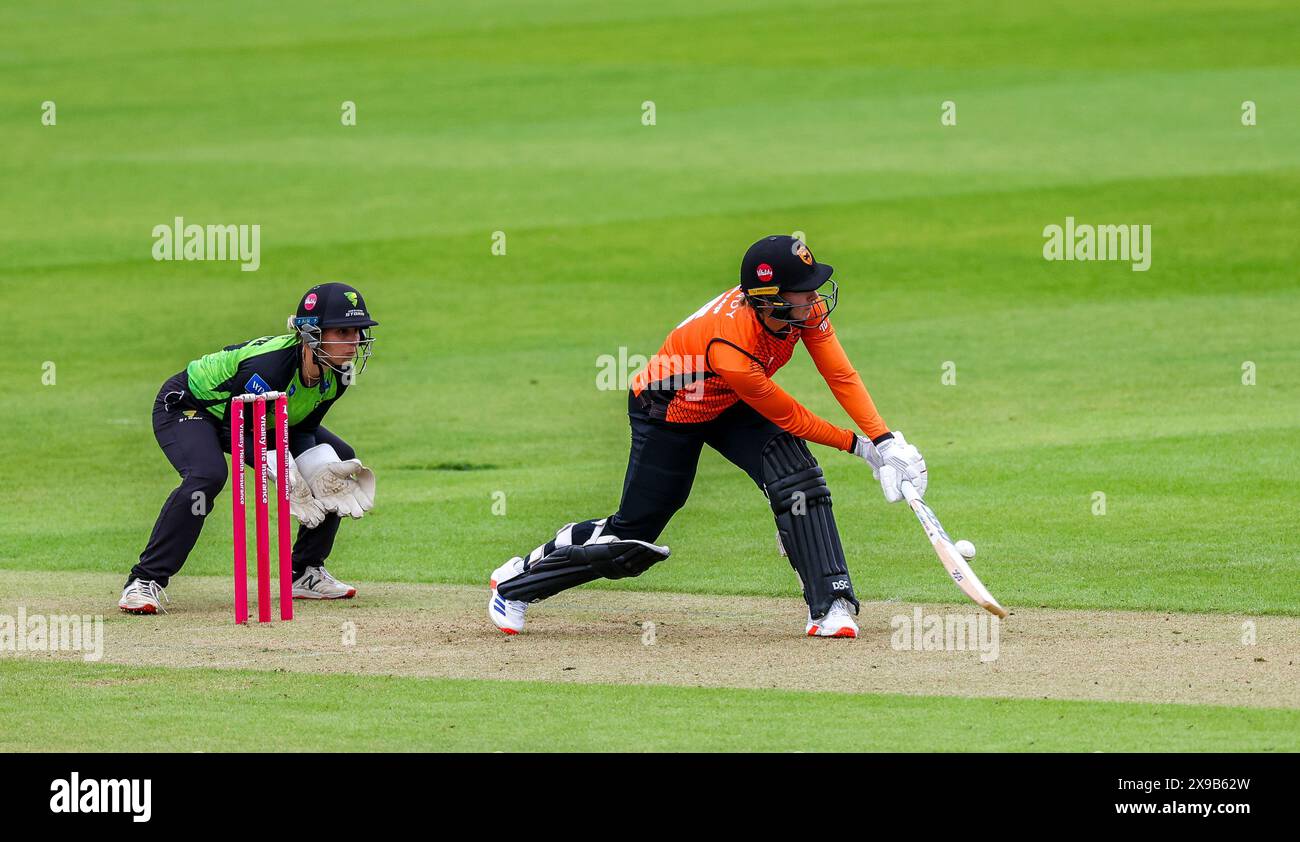 Southern Vipers Freya Kemp is stumped by Western Storm's Natasha Wraith ...