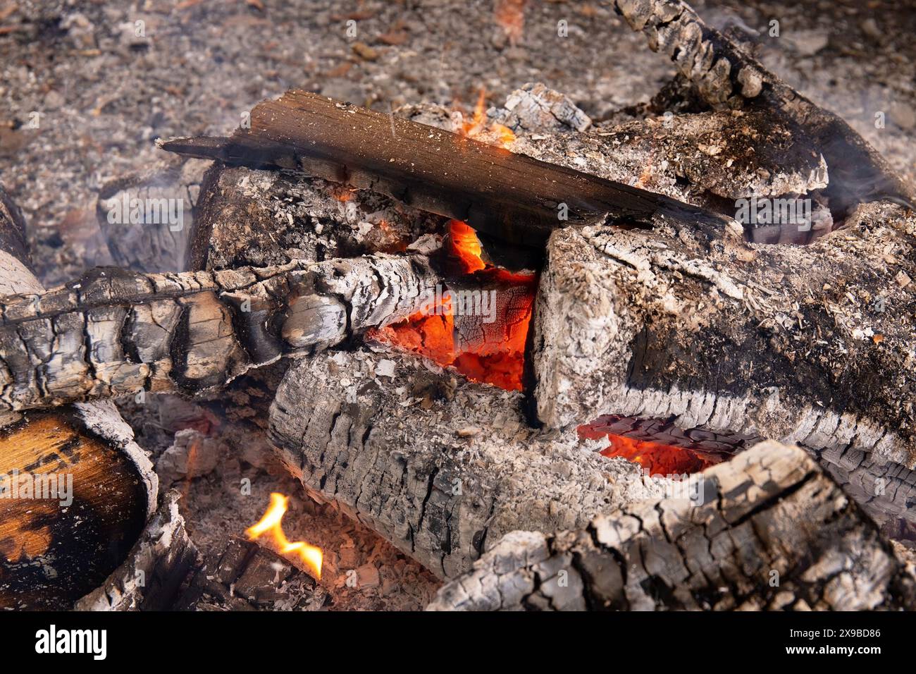 Fascinating burning boards and coals in a fire Stock Photo - Alamy
