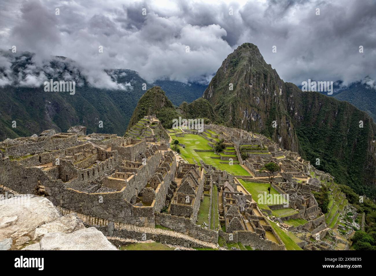 Inca citadel Machu Picchu in Peru Stock Photo - Alamy