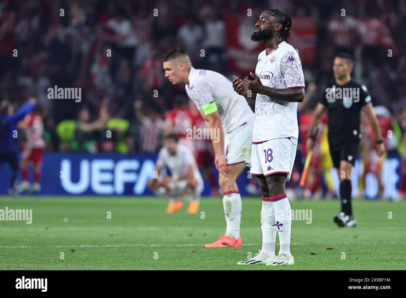 Nikola Milenkovic of ACF Fiorentina and M Bala Nzola, dejection at the ...