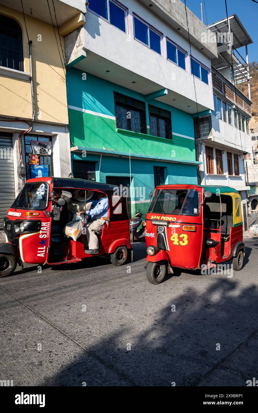Rickshaws motor hi-res stock photography and images - Alamy