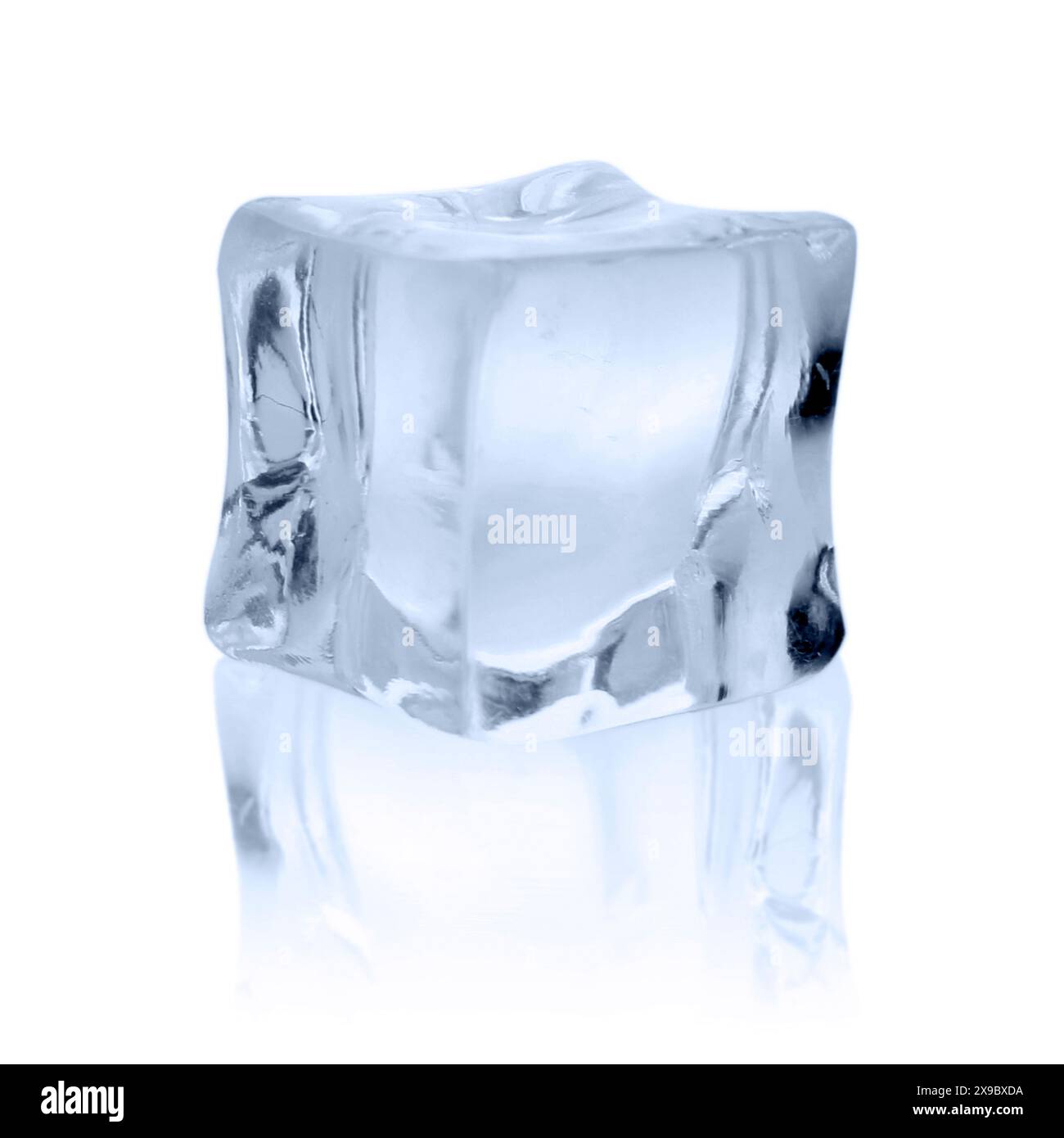 Clear ice cube hi-res stock photography and images - Alamy