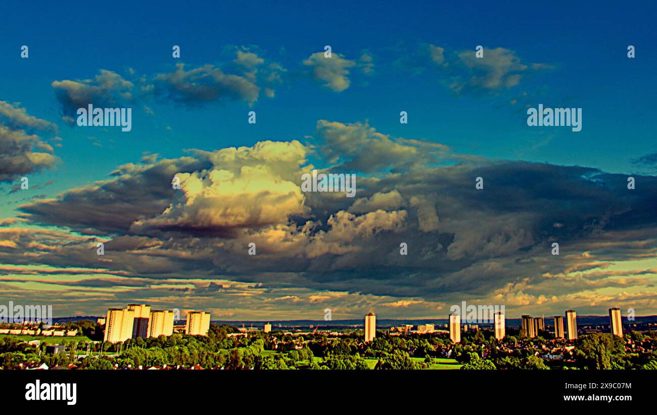 Glasgow, Scotland, UK. 31st May, 2024: UK Weather: Warm day with the ...