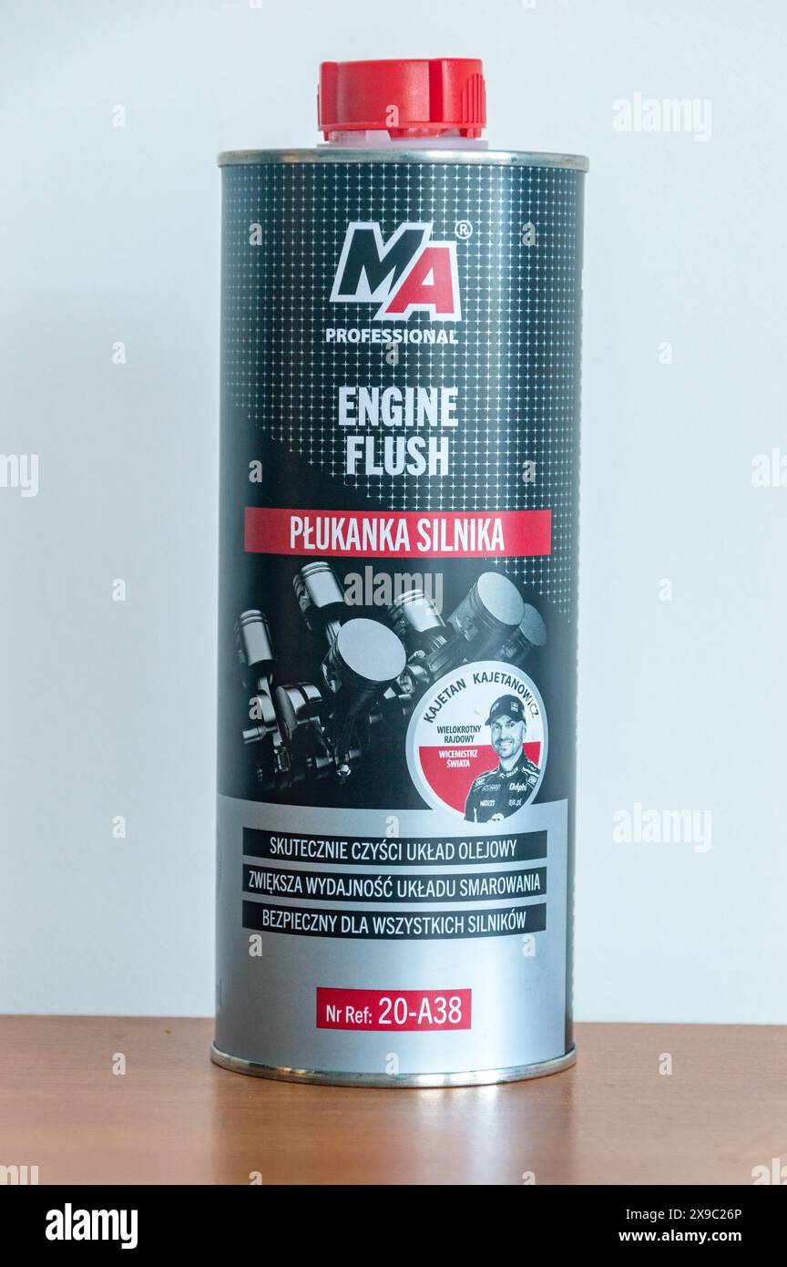 Flush valve hi-res stock photography and images - Alamy