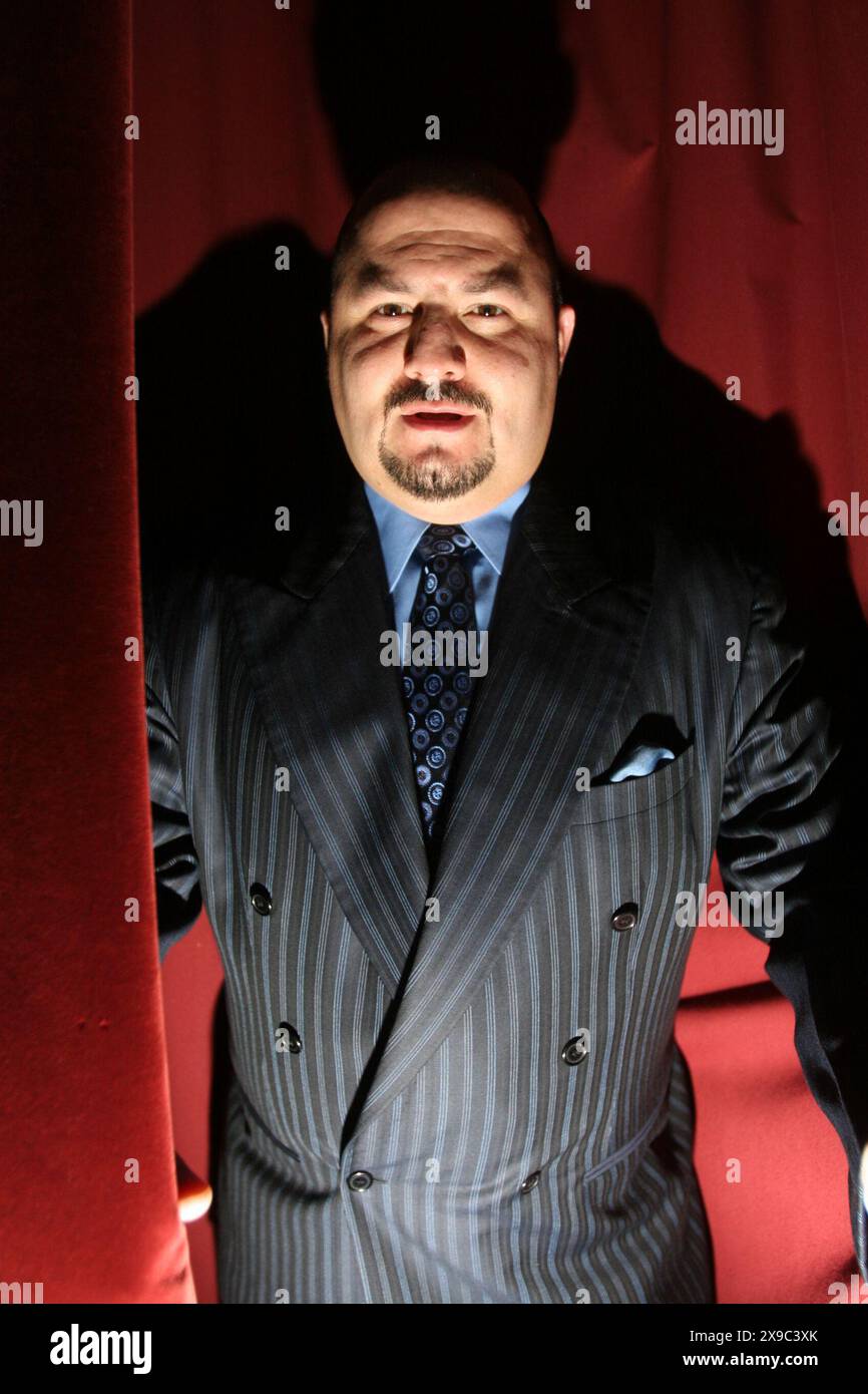 John Milton , hypnosis, mental state, hypnotism, hypnotized in the red ...