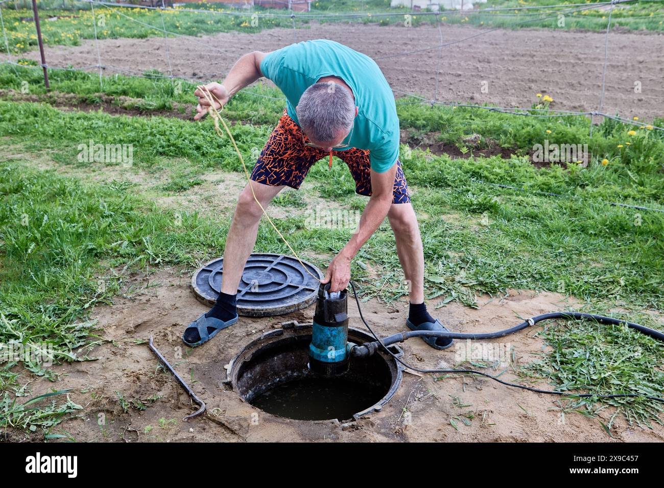 Septic tank pumping using hi-res stock photography and images - Alamy