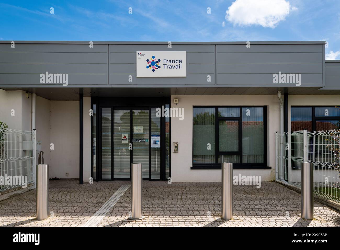 Unemployment office and france hi-res stock photography and images - Alamy