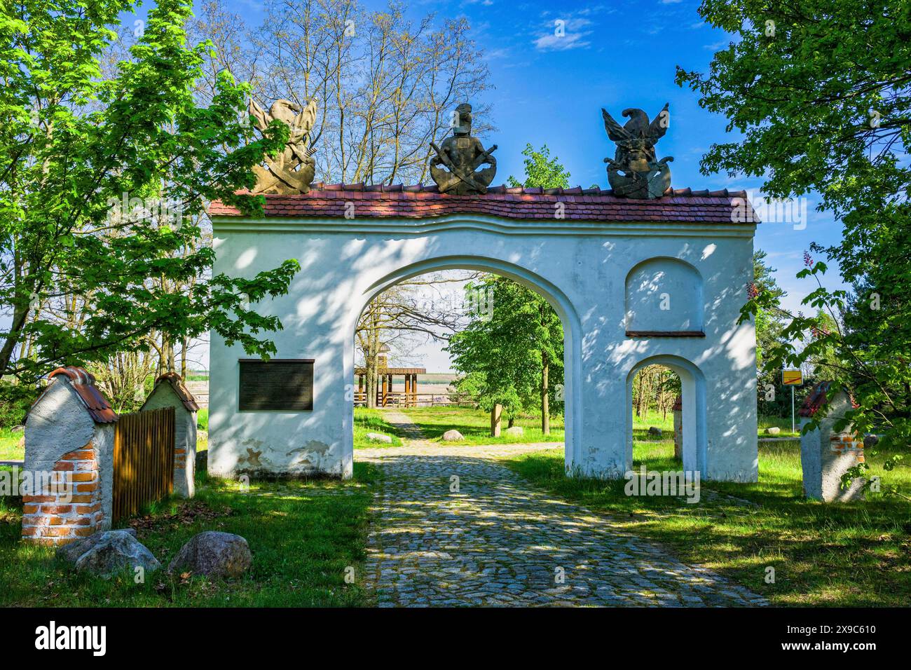 Robber baron's gate at Klinger See, Wiesengrund, Brandenburg, Germany ...