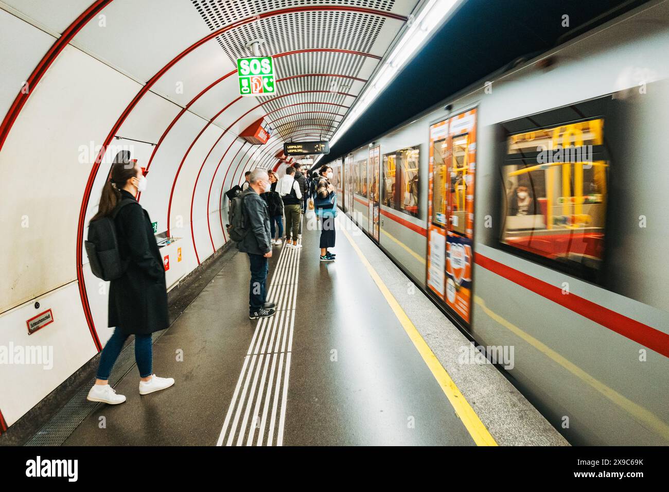 A metro train arriving at Stephansplatz station in Vienna Stock Photo ...