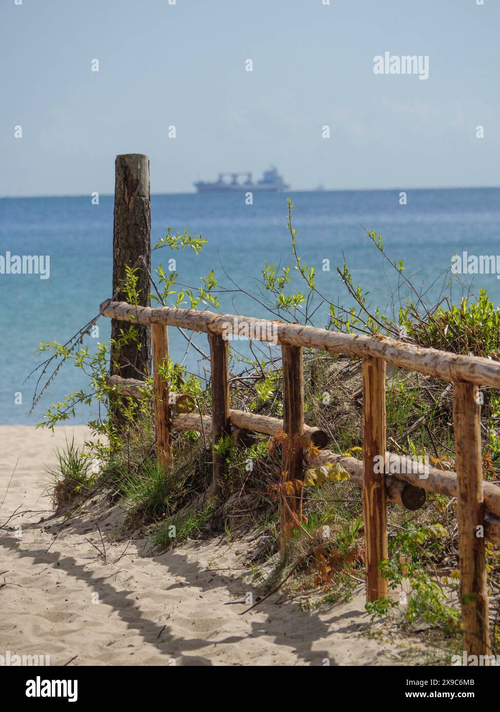 Wooden handrail boat hi-res stock photography and images - Alamy
