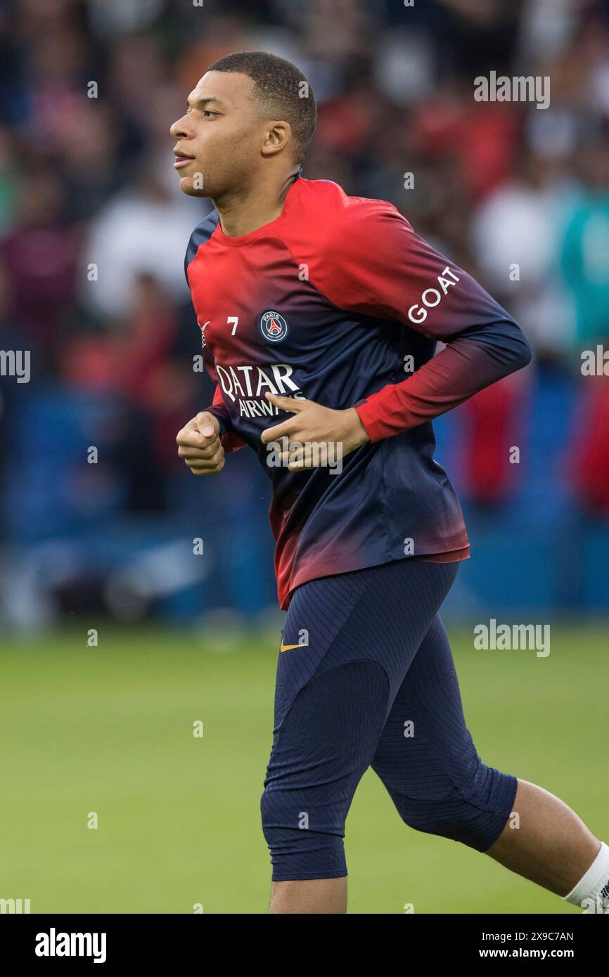 Football match, captain Kylian MBAPPE' Paris St Germain concentrates ... Football match, captain Kylian MBAPPE' Paris St Germain concentrates ...