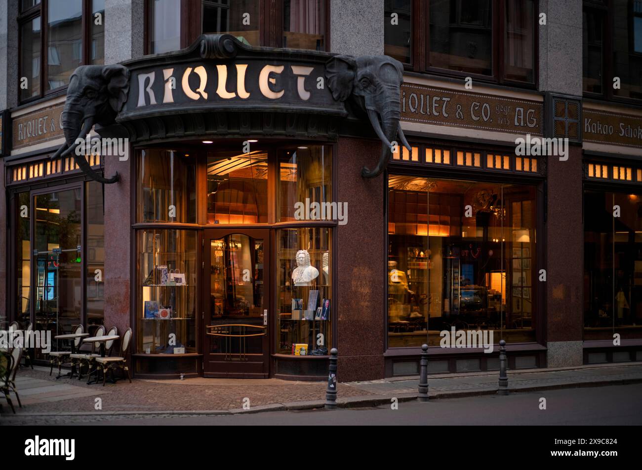 Riquethaus, coffee house Riquet Cafe, entrance with two elephant heads ...