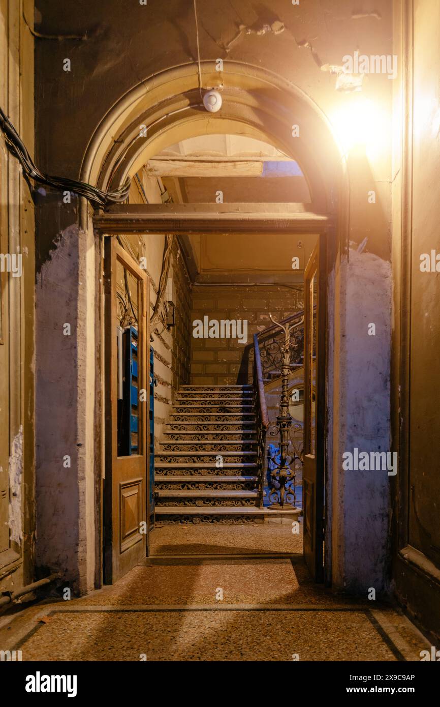 Entrance hall in old abandoned mansion Stock Photo - Alamy