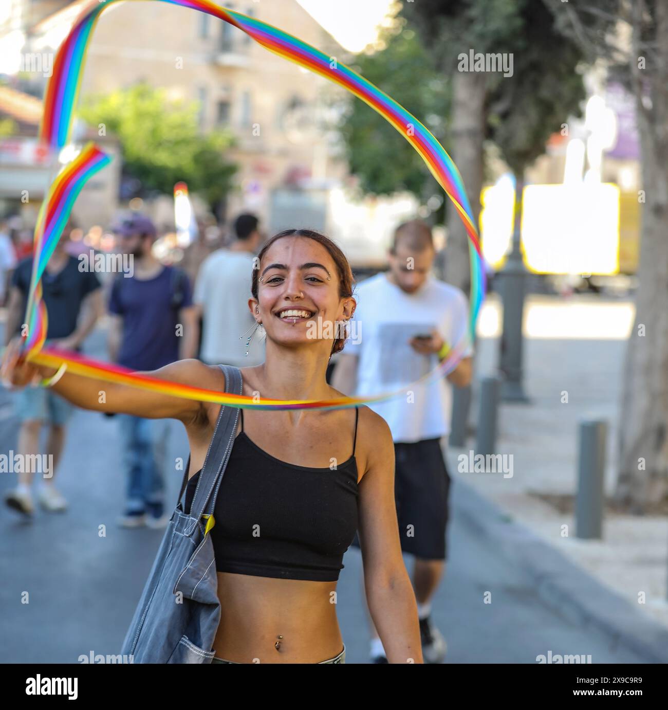 Girl in belly top hi-res stock photography and images - Alamy