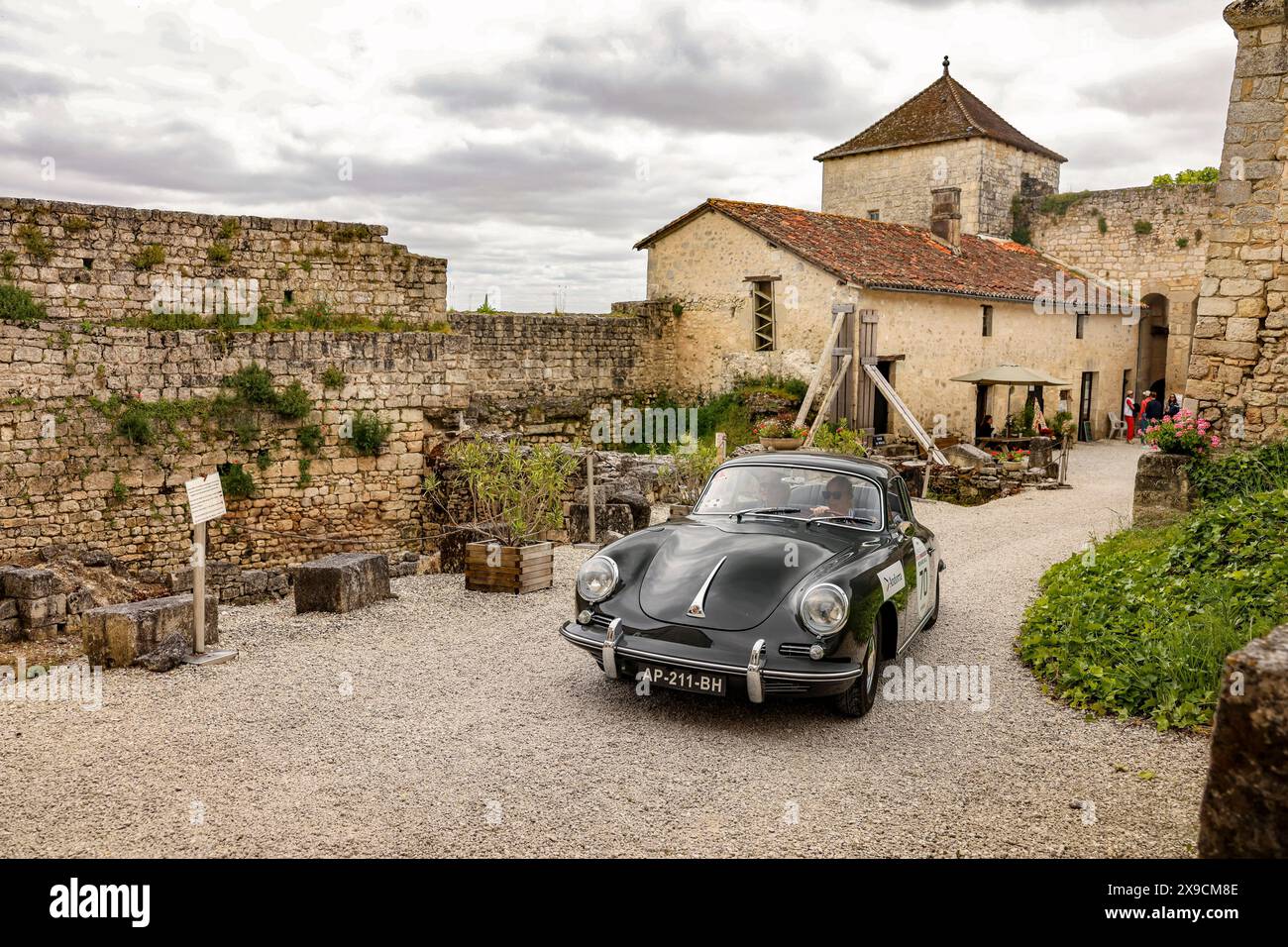 70 NAQUET Mallie (FR), BURGAT Yannick (FR), Austin Mini 1991, action ...