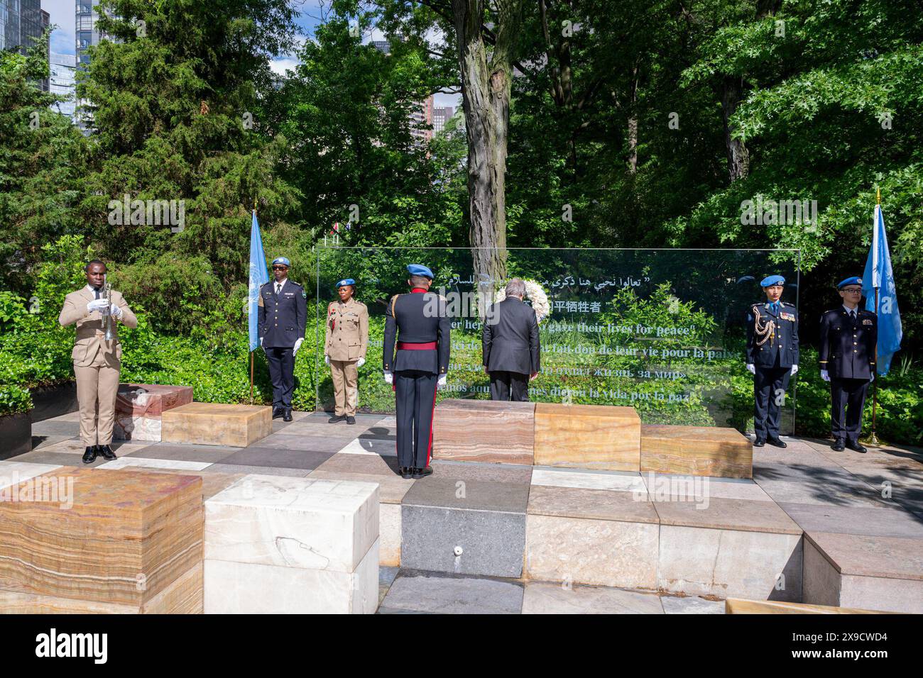 (240531) -- BEIJING, May 31, 2024 (Xinhua) -- A wreath laying ceremony ...