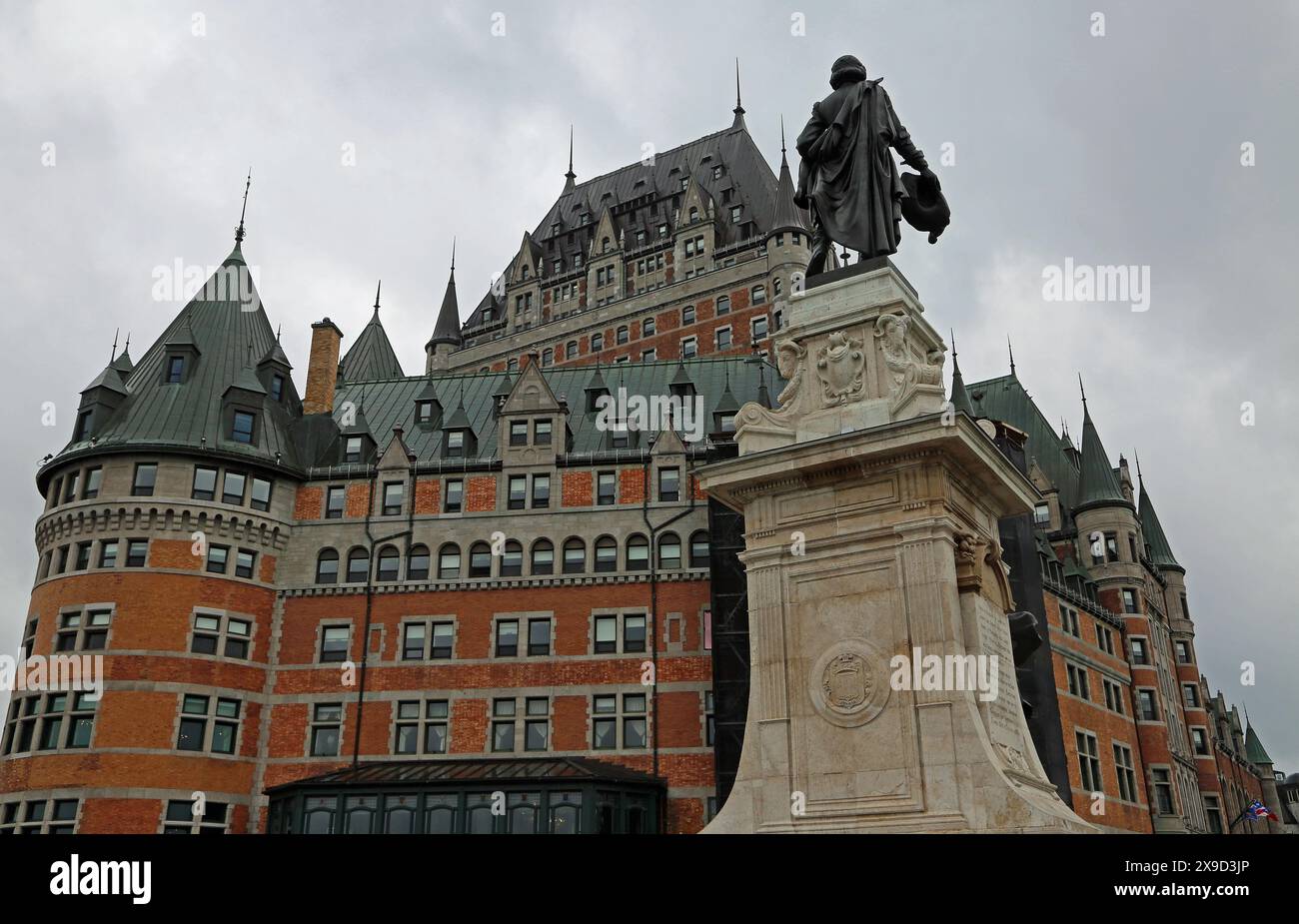 The statue and the hotel, Quebec city Stock Photo - Alamy