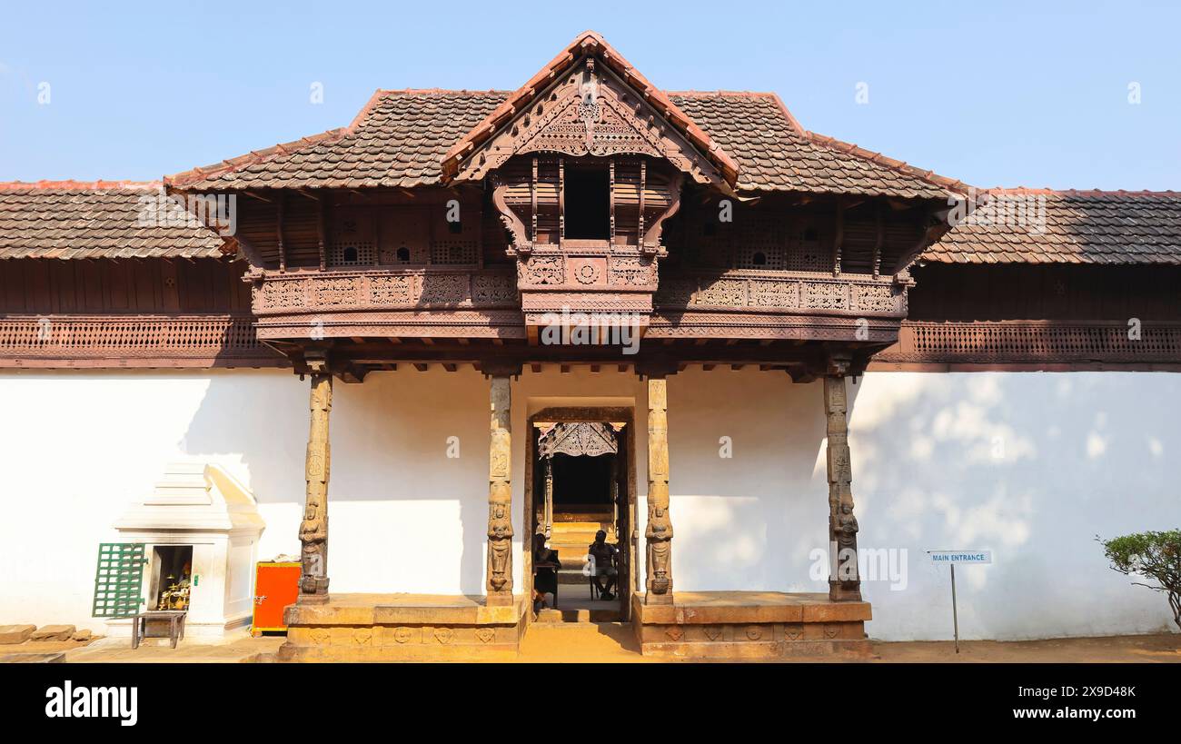 Main Entrance For the Padmanabhapuram Palace, Kanyakumari, Kerala ...