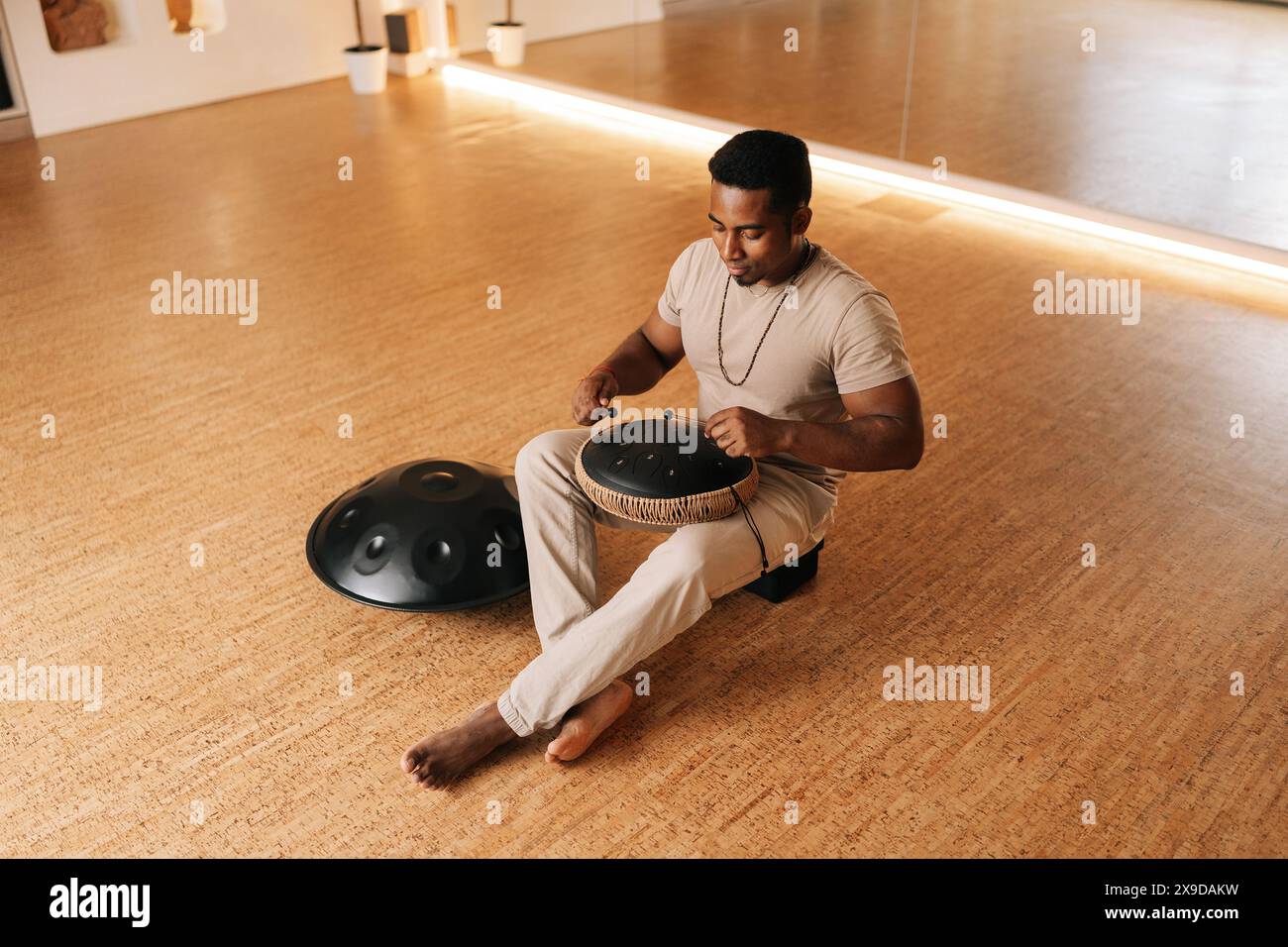 Steel floor vibration hi-res stock photography and images - Alamy