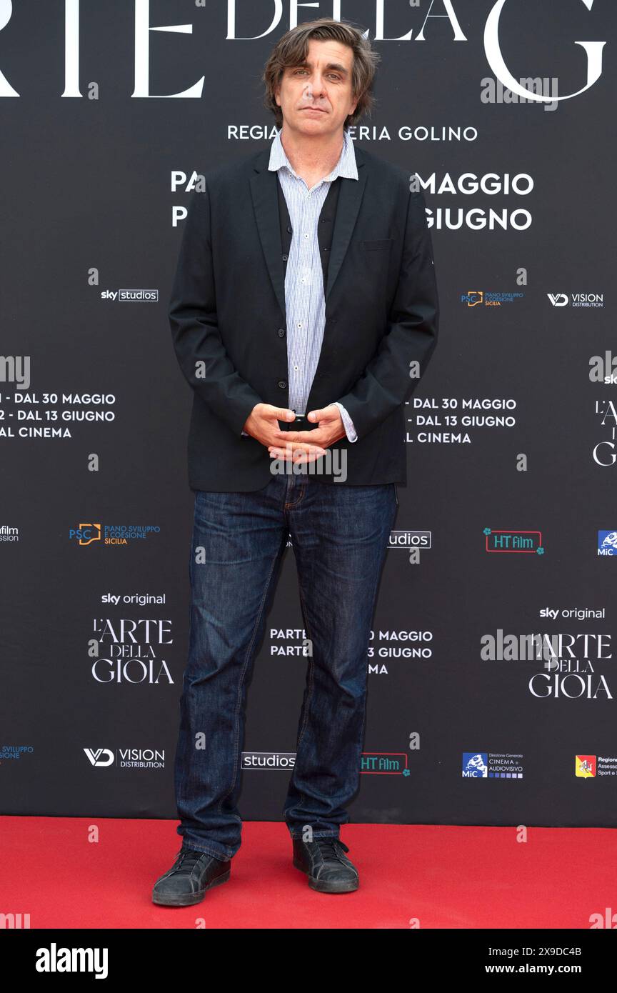 Giovanni Calcagno bei der Premiere der Sky-Serie 'L'arte della gioia ...