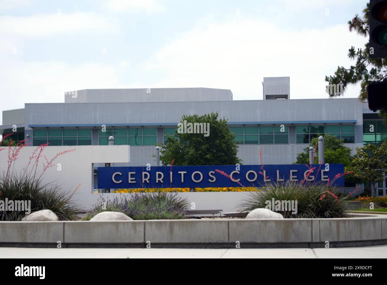 Cerritos college hi-res stock photography and images - Alamy