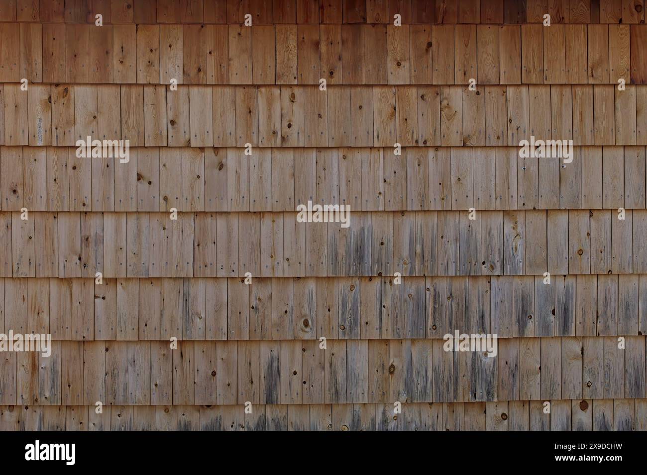 Wood shingle roof background, roof texture, pattern Stock Photo - Alamy