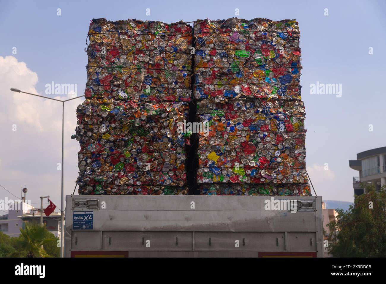 Istanbul garbage truck hi-res stock photography and images - Alamy