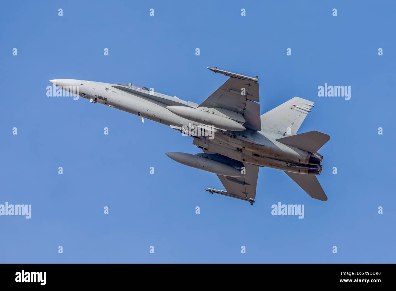 F a 18 hornet engine hi-res stock photography and images - Alamy