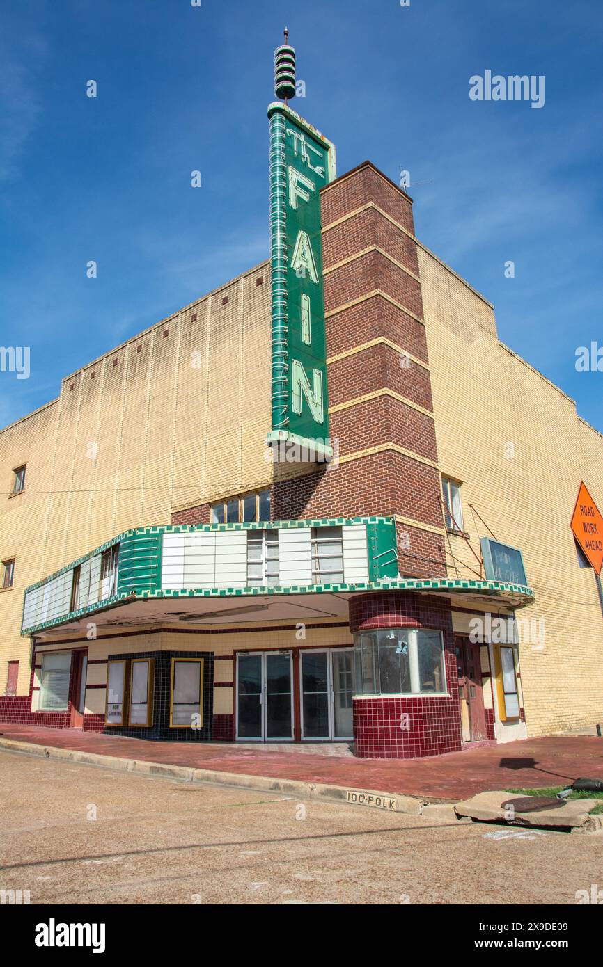 Actor acting in theater 2023 hi-res stock photography and images - Alamy