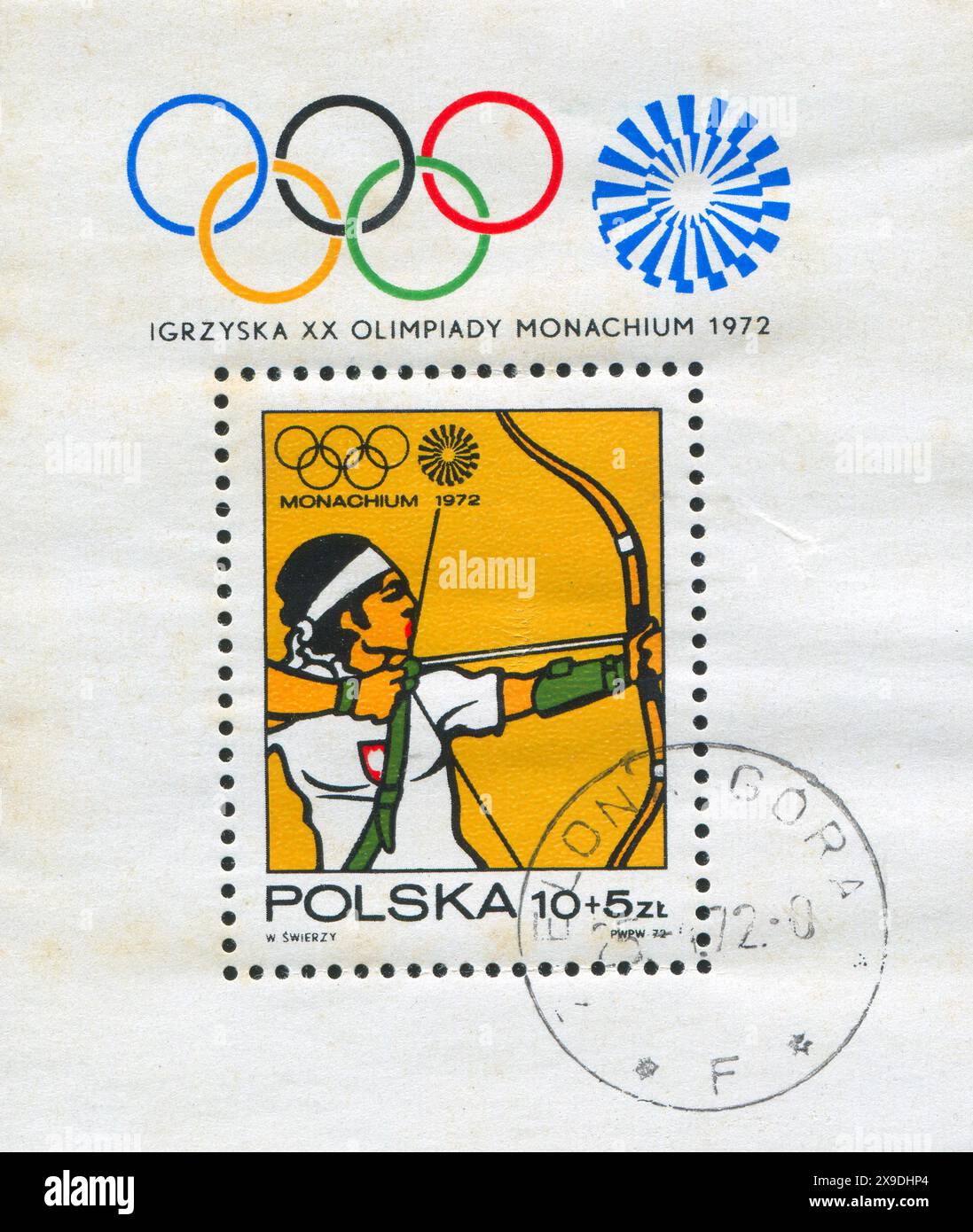 POLAND - CIRCA 1972: stamp printed by Poland, shows Archery, circa 1972 ...