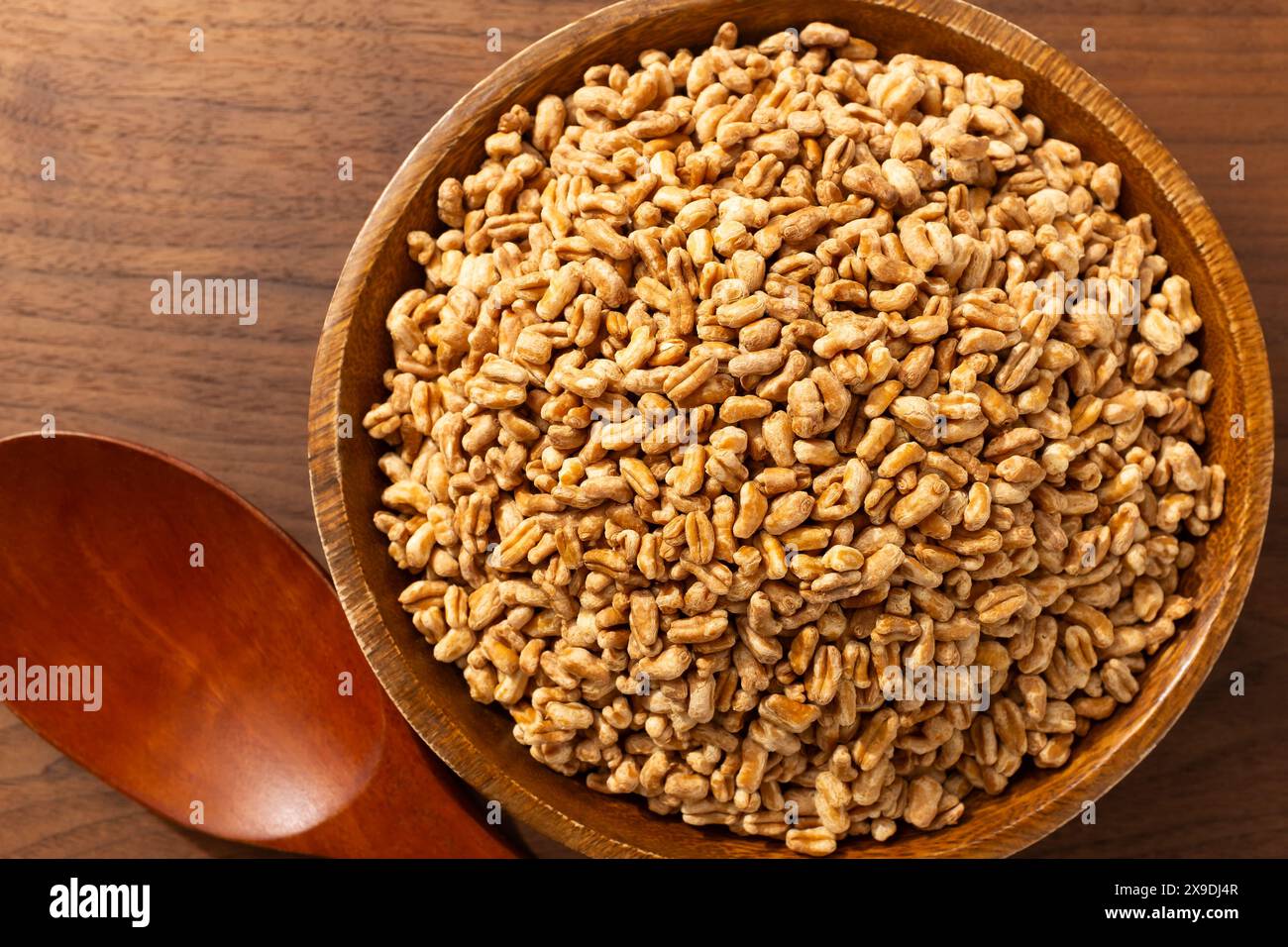 Roasted Khorasan Wheat. Nutty and crunchy grains. roasted grains Stock ...