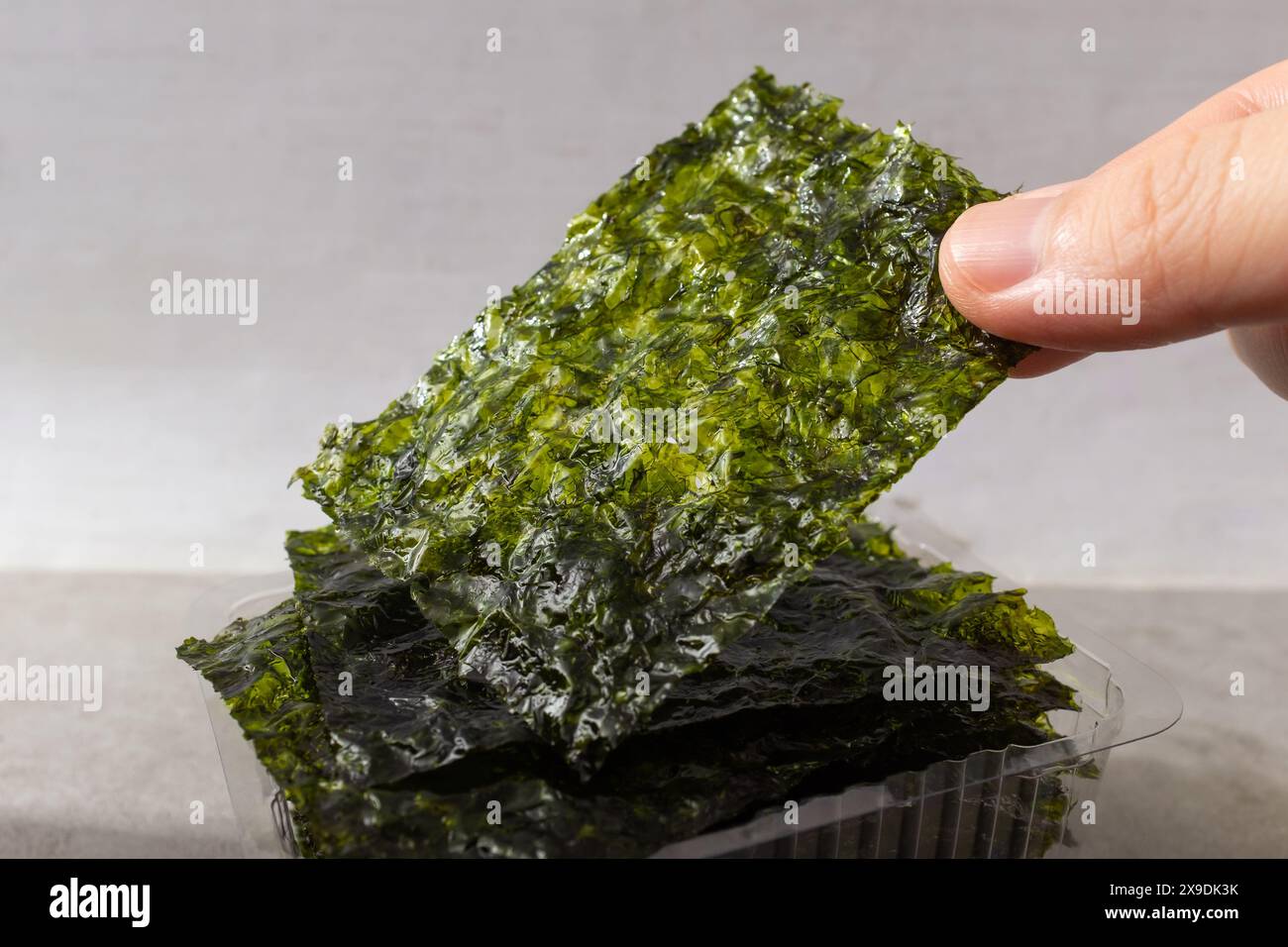 Korean Roasted Seasoned Seaweed Snack Stock Photo - Alamy