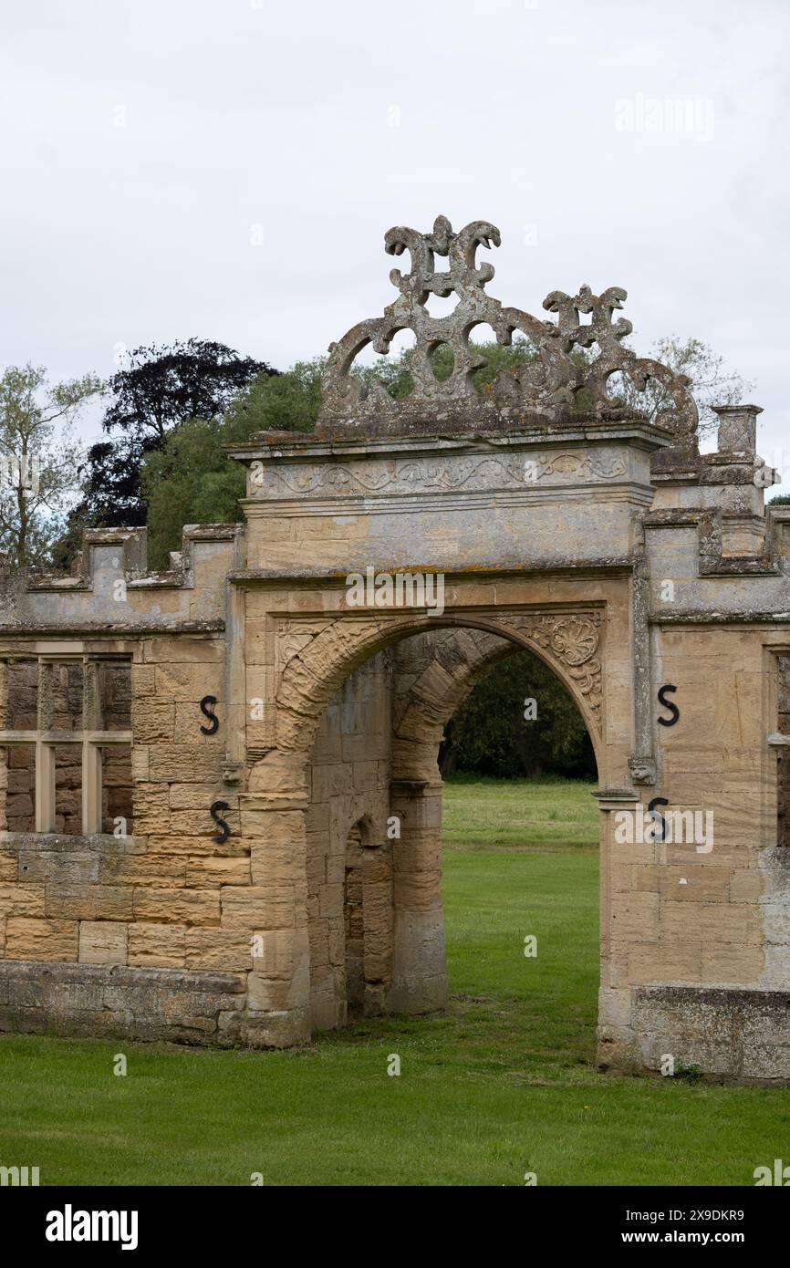 Gateway remains, Toddington Manor, Gloucestershire, England, UK Stock ...