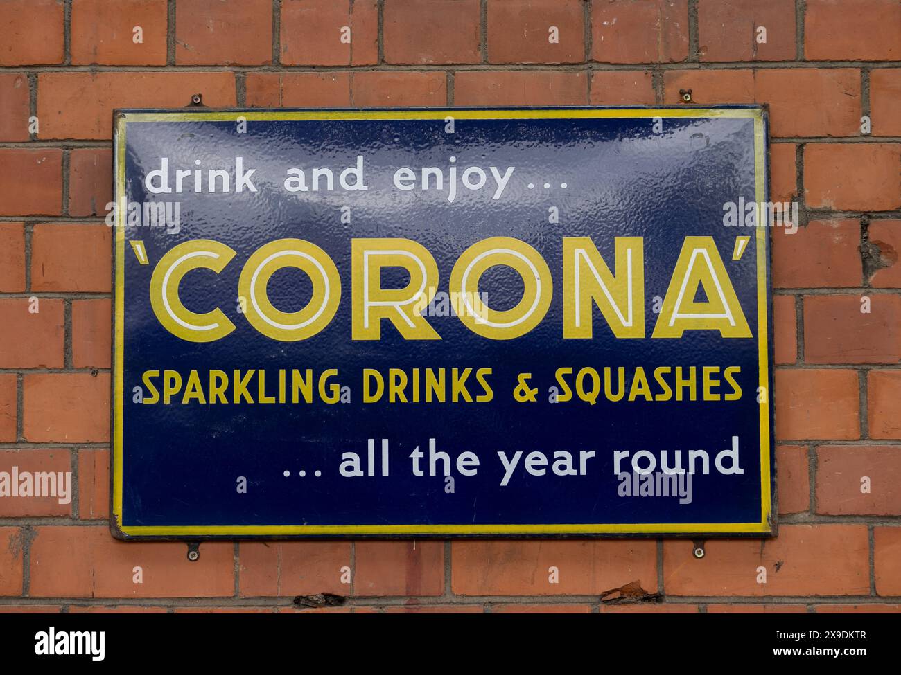 Enamel sign hi-res stock photography and images - Alamy