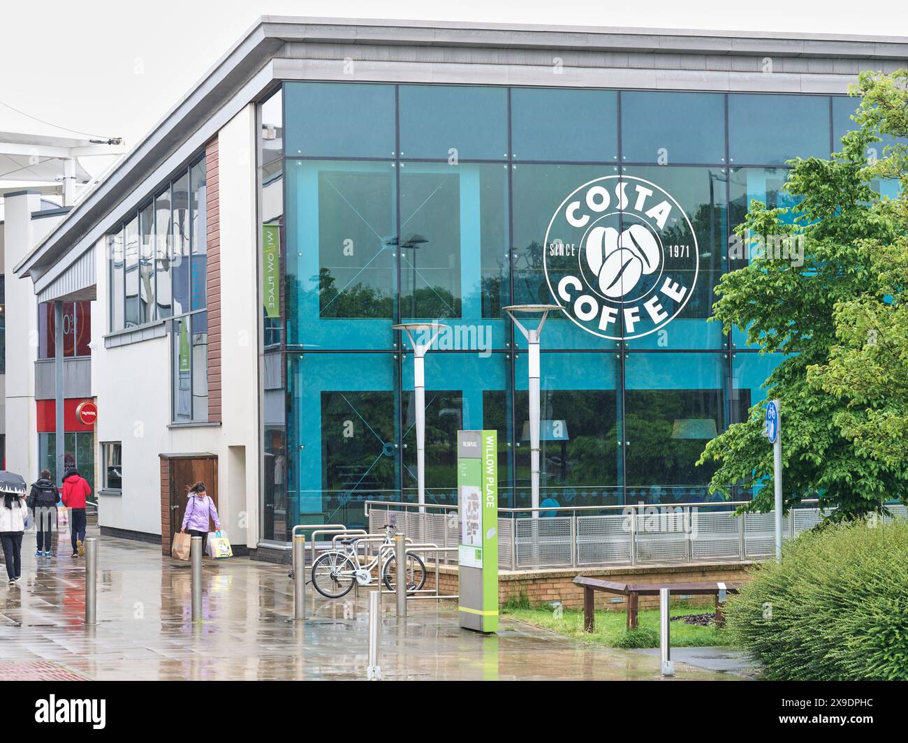 Costa coffee shop at Corby town centre on a rainy day Stock Photo - Alamy